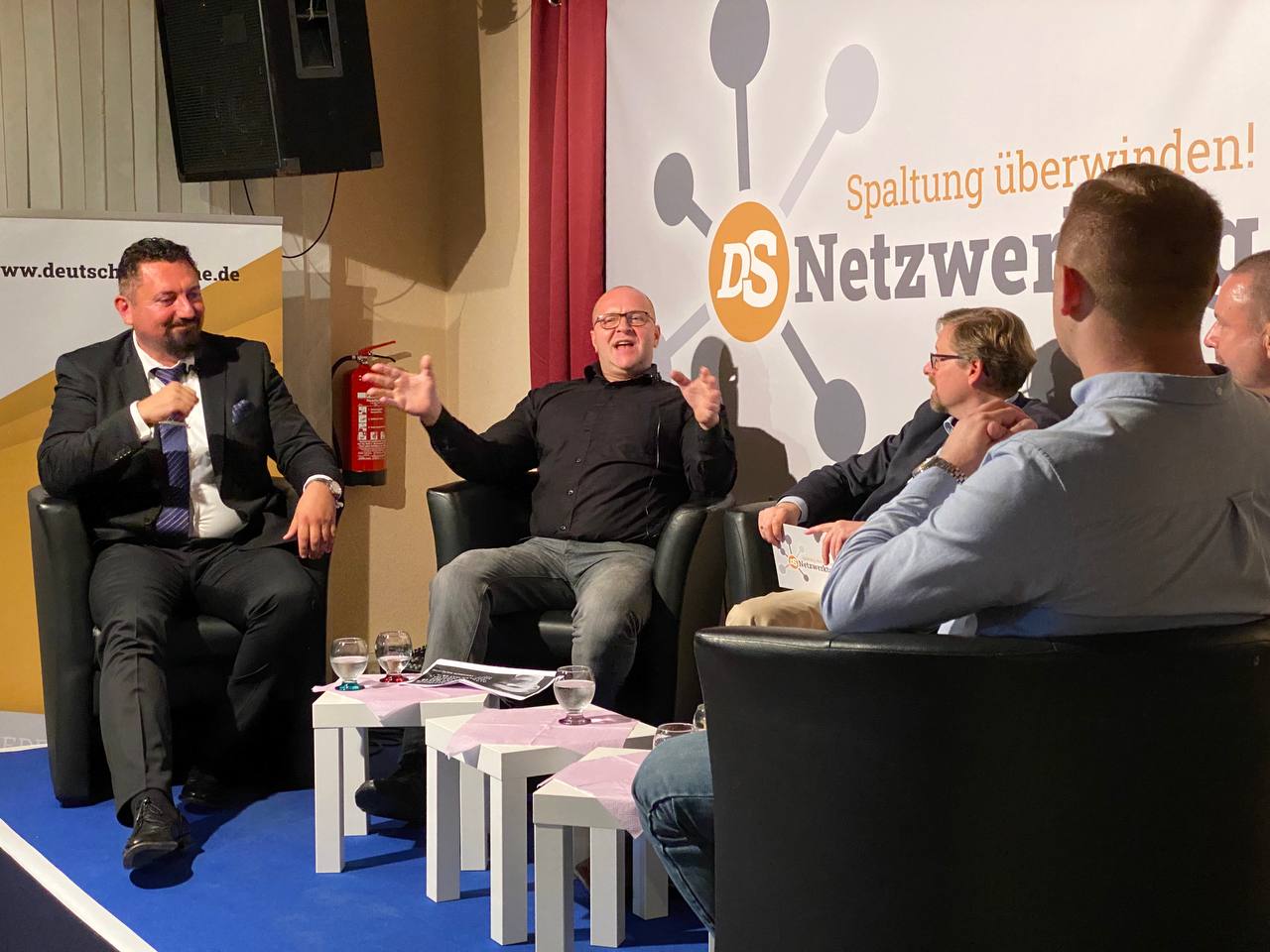 Kontroverse Diskussionen beim Netzwerktag der "Deutschen Stimme" in ...